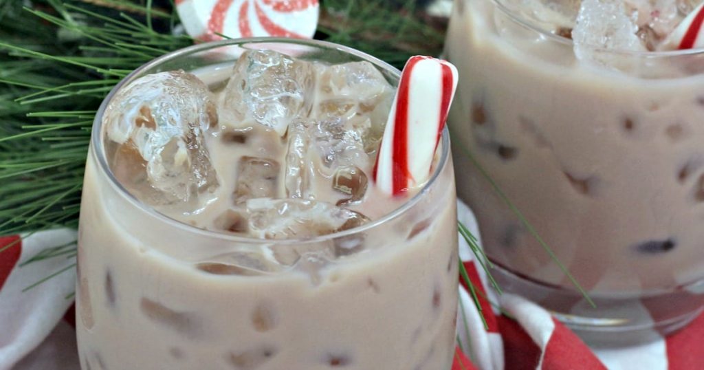 Peppermint Drink | 20 Of the Most Festive Peppermint Beverages