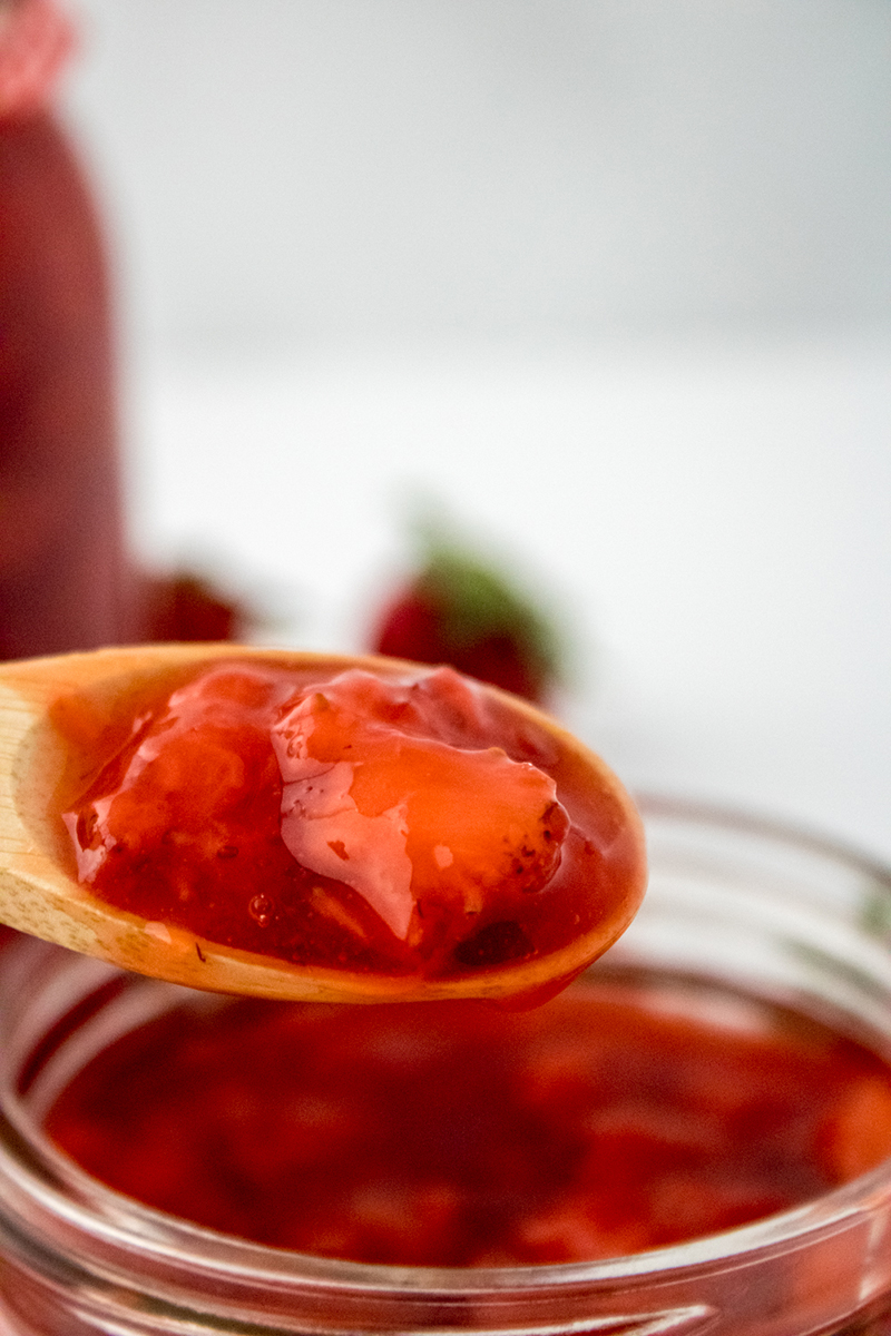 How To Make Homemade Strawberry Preserves [Without Pectin]